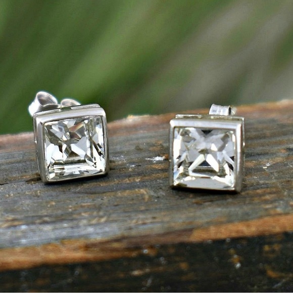 Inspiranza Designs | Jewelry | Inspiranza Designs Dazzle Swarovski Stud ...